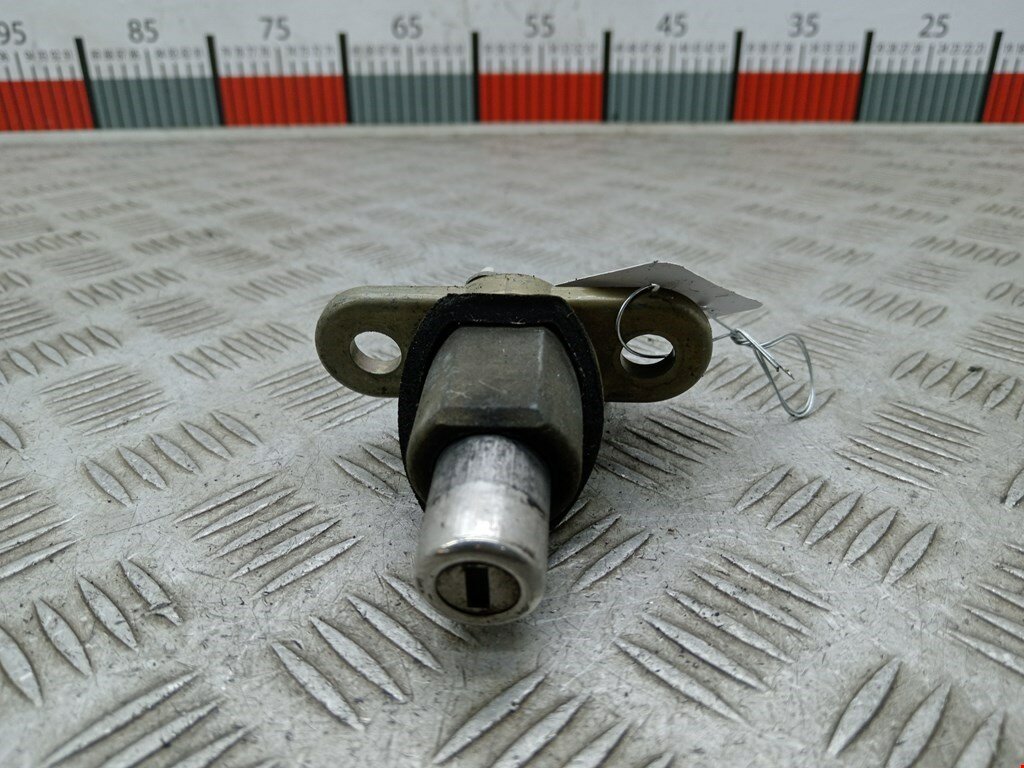 Личинка замка багажника BMW 3-Series (E36) 51211960245 арт. 2240841