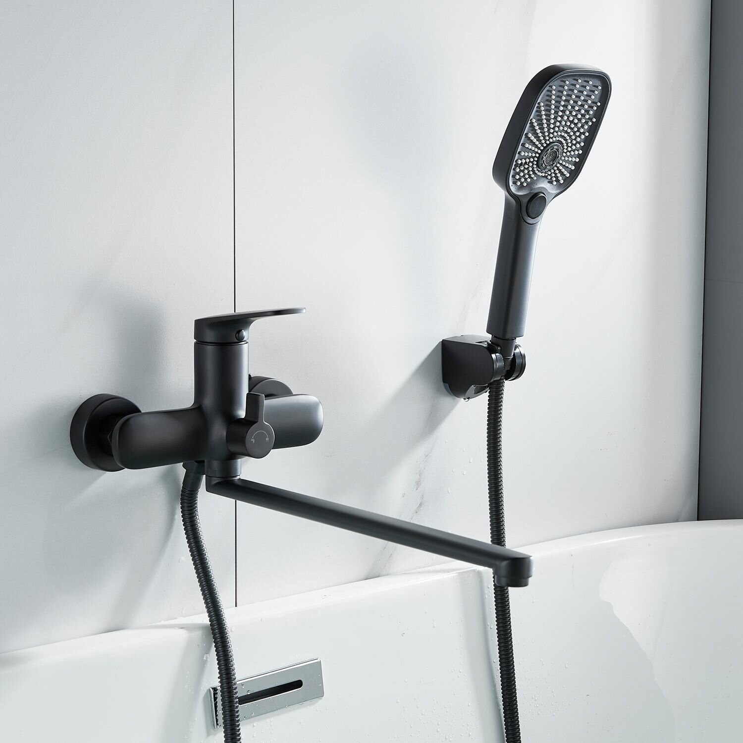 Смеситель для ванны Shevanik с поворотным, длинным изливом, черный