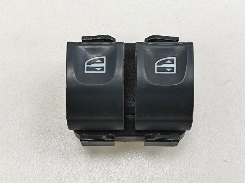 Блок управления стеклоподъемниками Renault Logan 2 2014 кат.номер: 254118044R