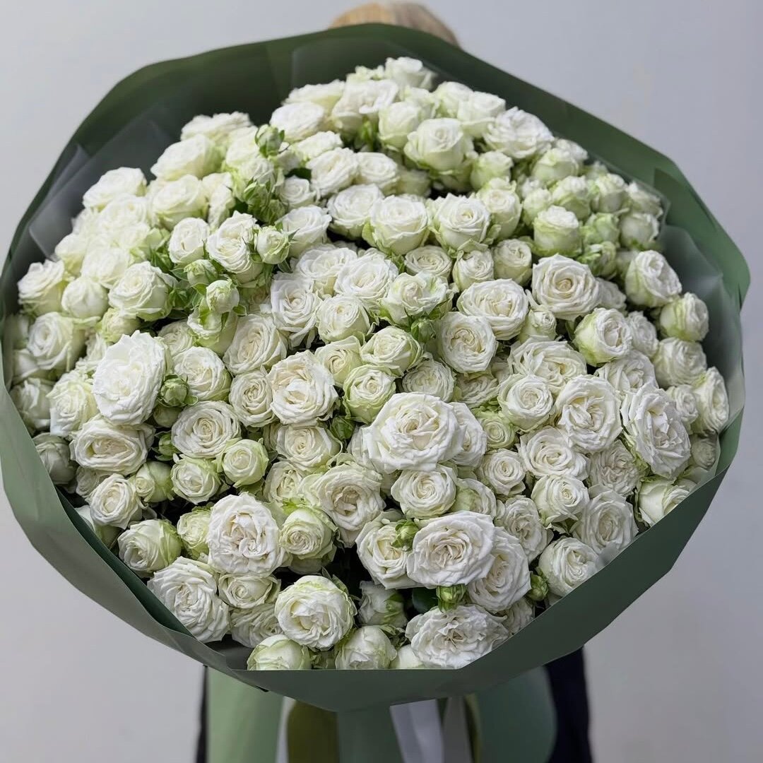 Букет из белых кустовых роз 51 шт, красивый букет цветов, шикарный, премиум цветы, премиум букет