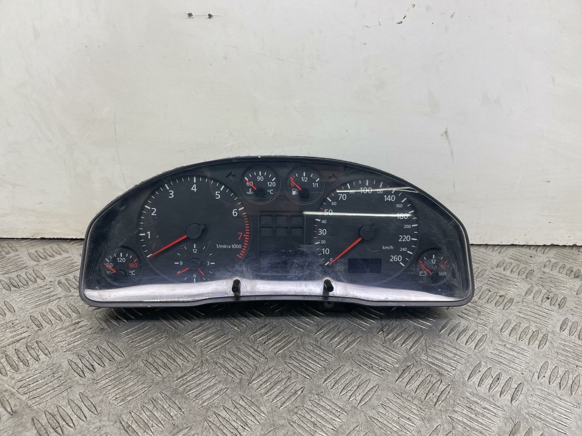 Панель приборов (щиток) Audi A6 C5 (1997 - 2001) 4B919860P