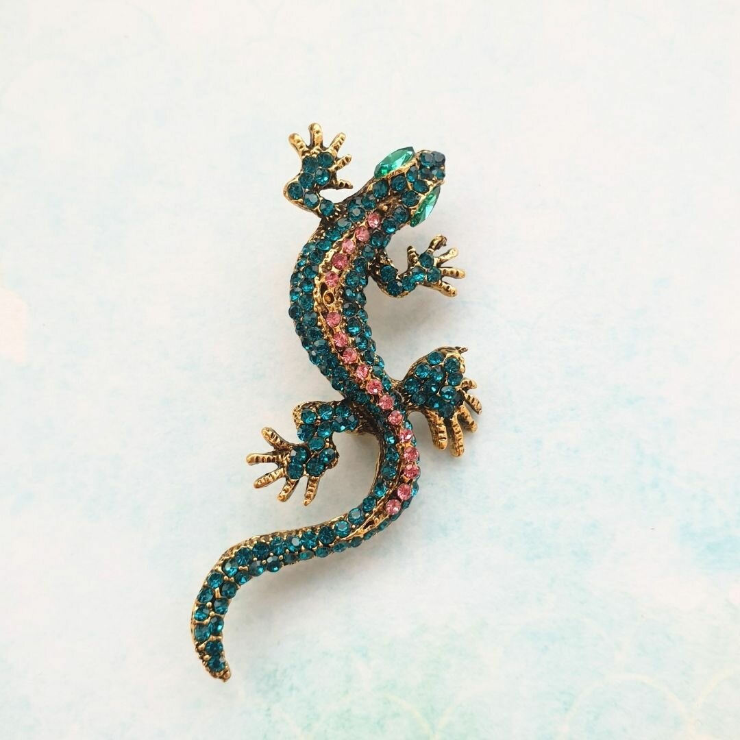 Брошь, стразы