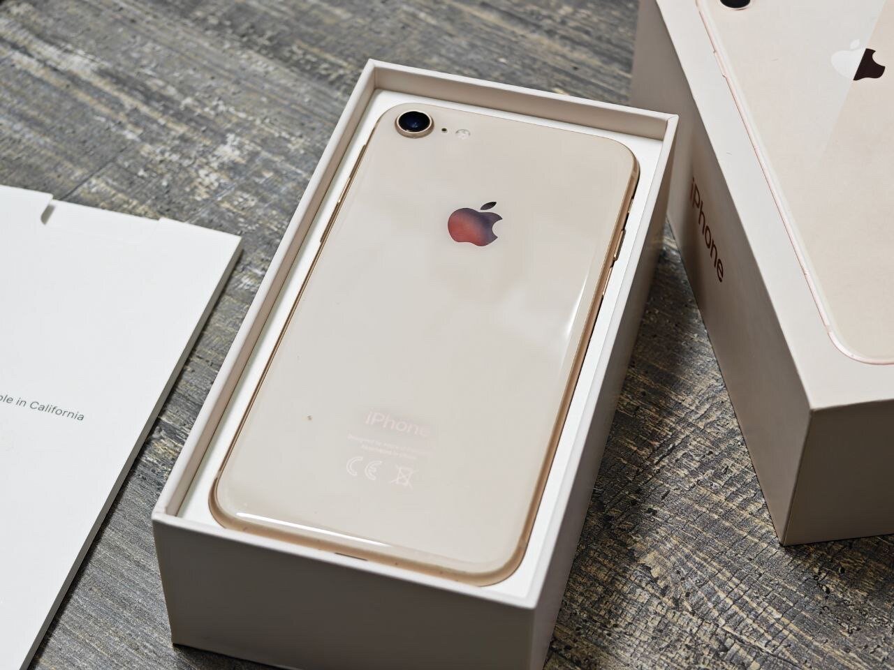 Смартфон Apple iPhone 8 64 ГБ RU, 1 nano SIM, золотой