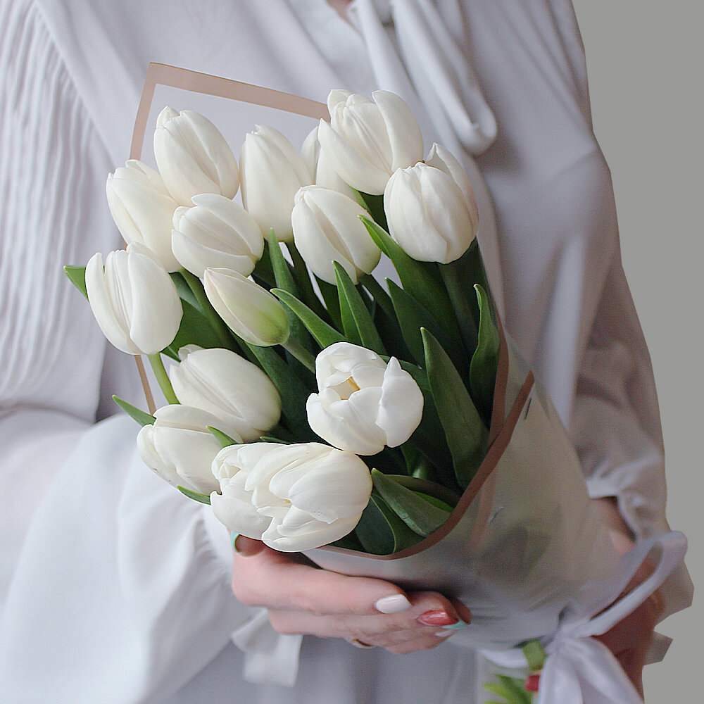 Букет белых тюльпанов 15 шт.