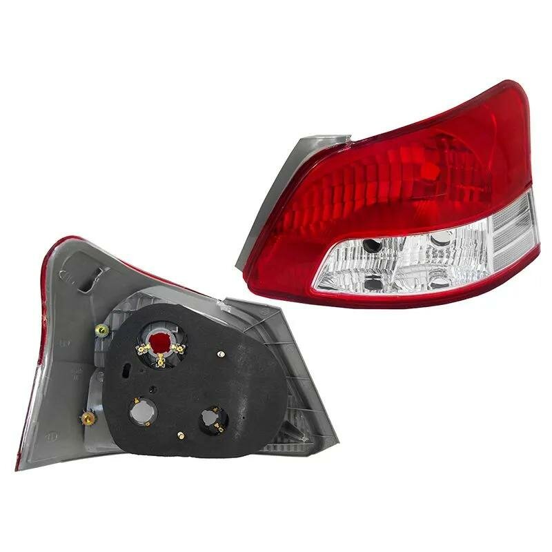 Фонарь задний SAT ST-212-19P5R Toyota Belta 05-12 / Yaris 05-13 правый