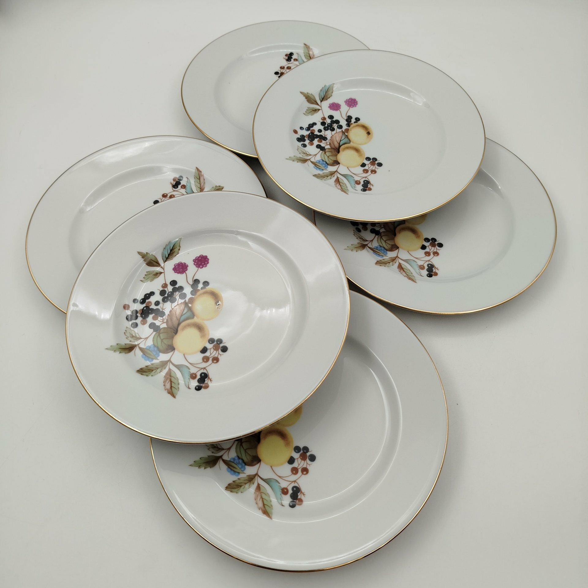 Набор из 6-ти пирожковых тарелок "Ягоды и фрукты", фарфор, деколь, золочение