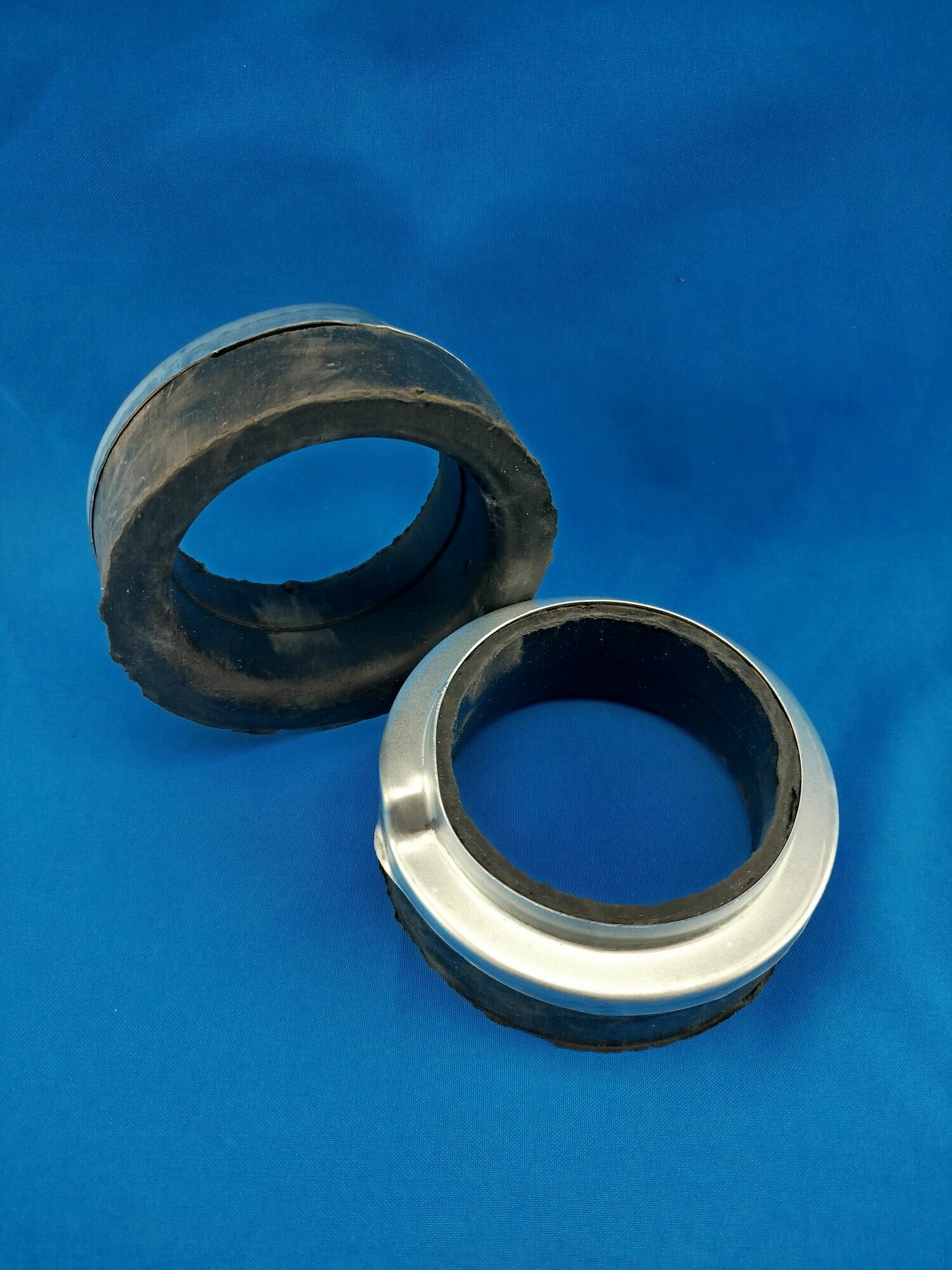 Подушки задней пружины (к-т) "UAD" для автомобилей ВАЗ 2101-07 усиленные с чашками