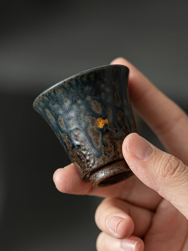 Винтажная домашняя чайная чашка малого объёма, ручная роспись золотом, керамическое изделие, объём около 50 мл, 1 шт.