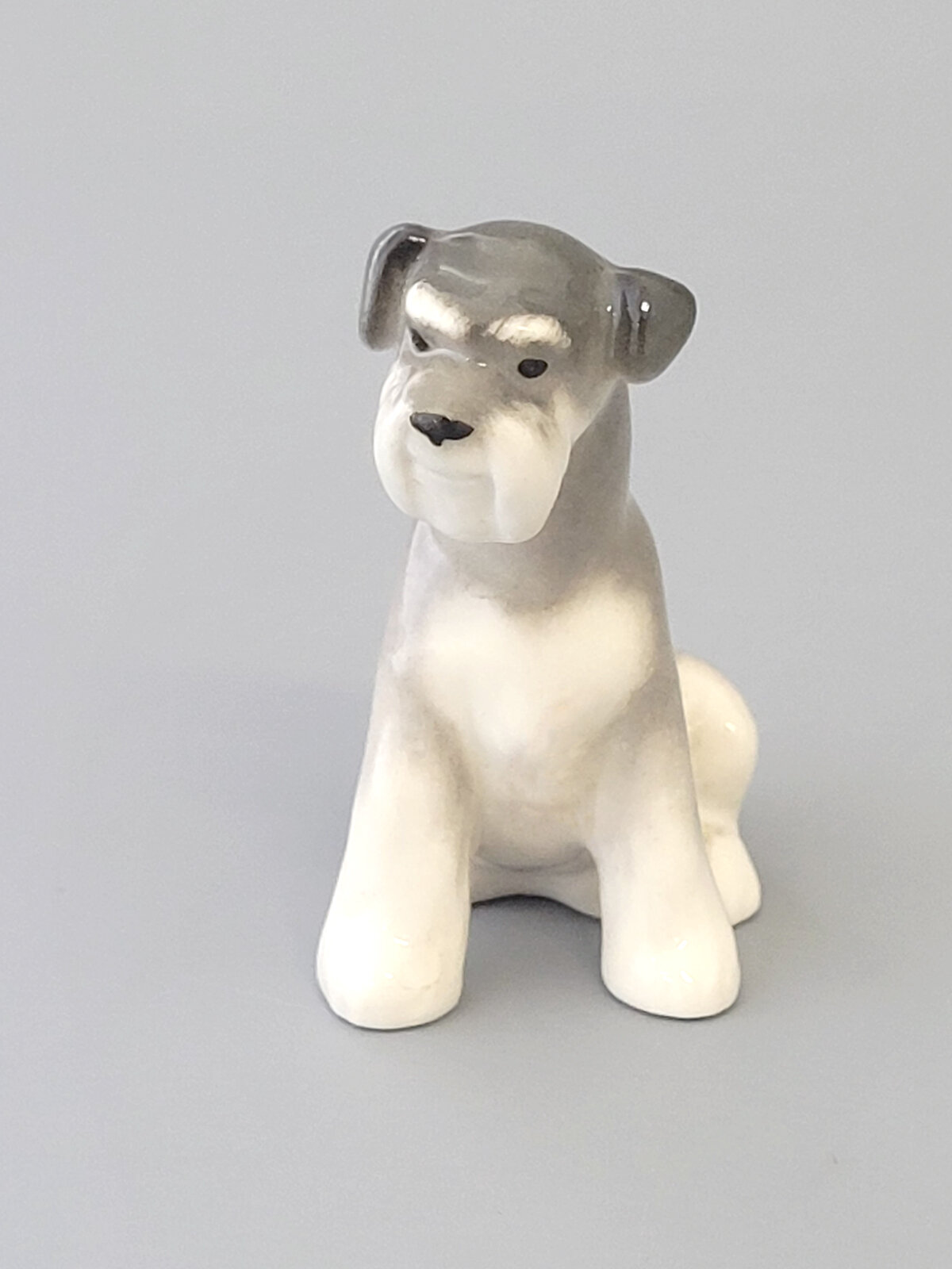 Фарфоровая статуэтка Цвергшнауцер щенок Молли , Императорский фарфоровый завод