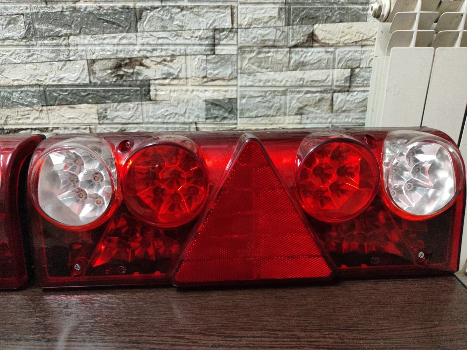 Фонари задние 2 шт Schmitz диодный, для грузовых автомобилей, красный