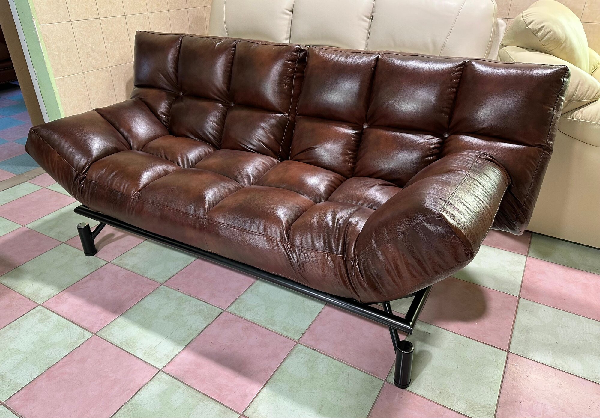 Диван кожаный, трещотка, финский, раскладной, click-clack (клик-кляк)