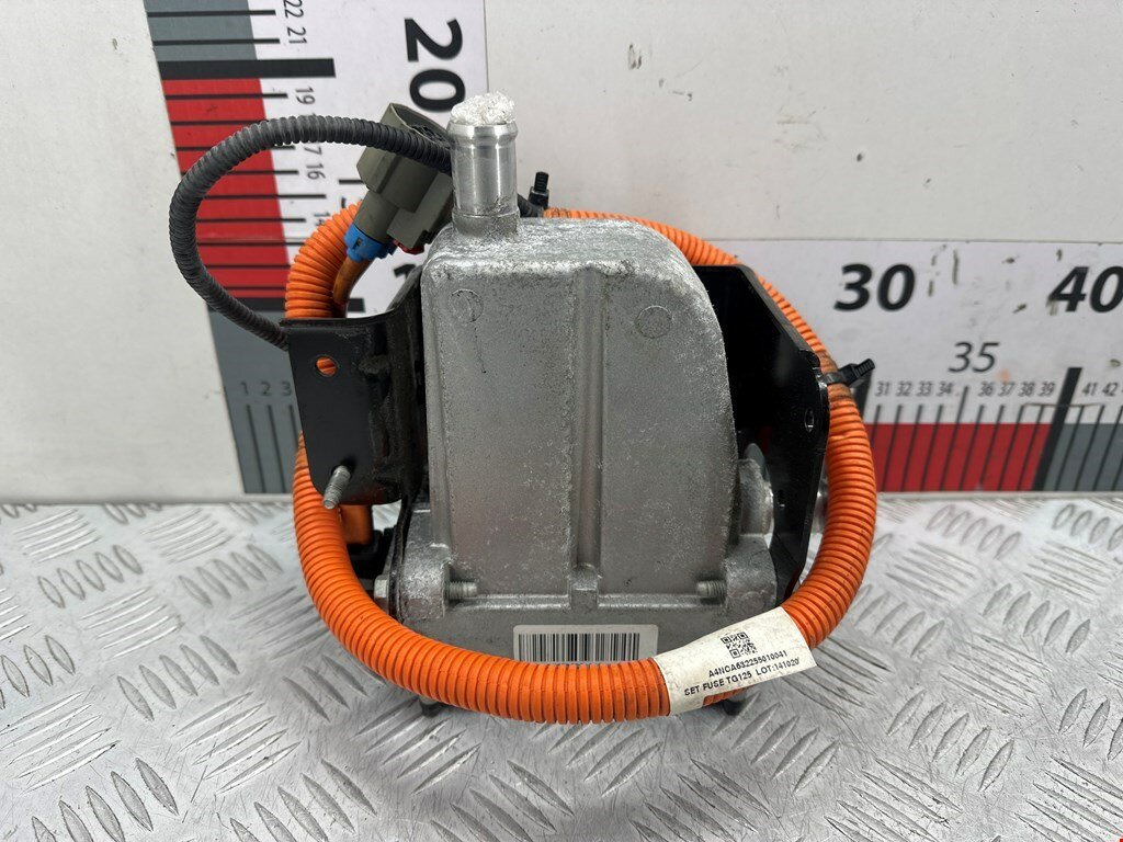 Отопитель автономный (предпусковой подогреватель вебасто и прочие) Tesla Model S 103890100E арт. 2263522