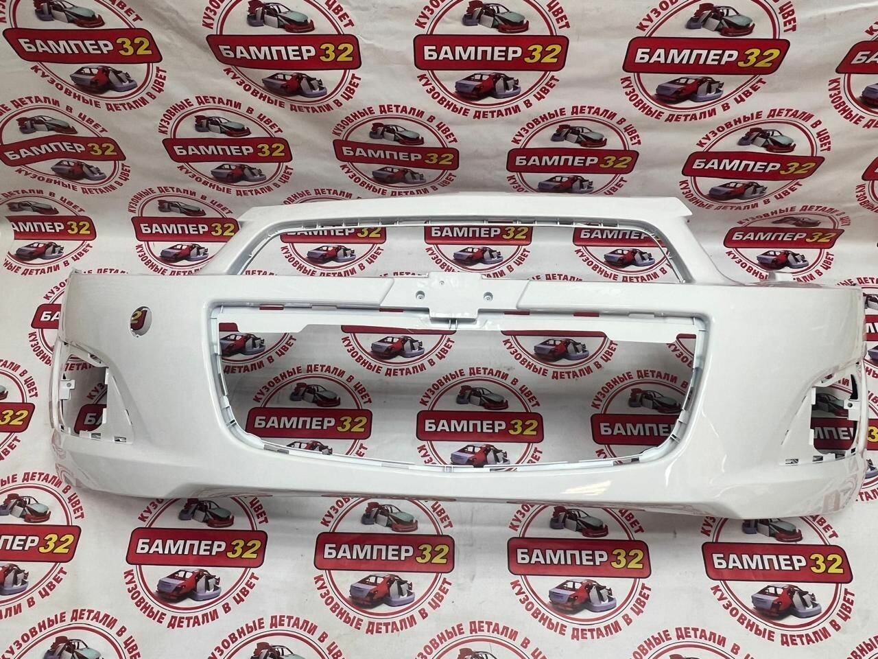 Бампер Шевроле Авео Т-300, цвет Summit White GAZ