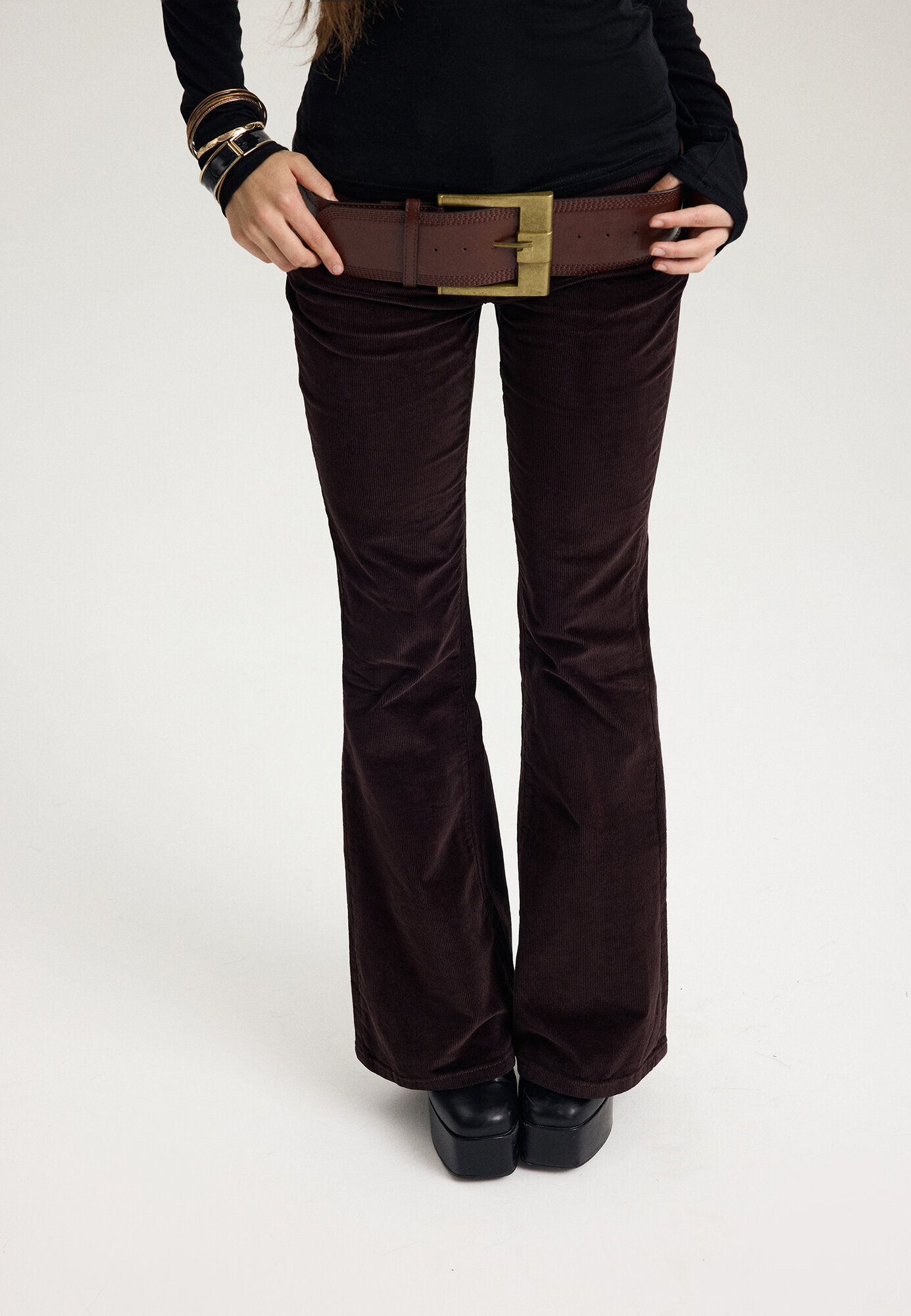 Джинсы клеш 