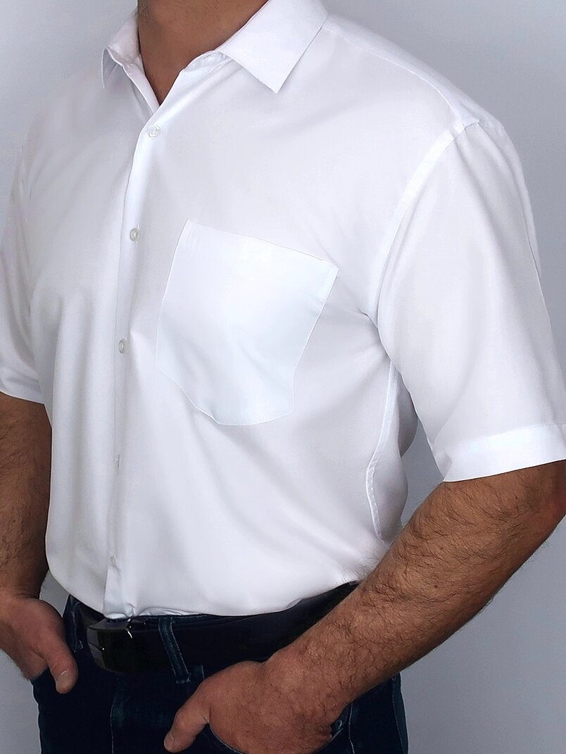 Рубашка Рубашка мужская с коротким рукавом, прямая классическая, светлая сорочка, на пуговицах, рубаха на любой сезон, стильный фасон одежды, белая, однотонная, с карманом, летняя