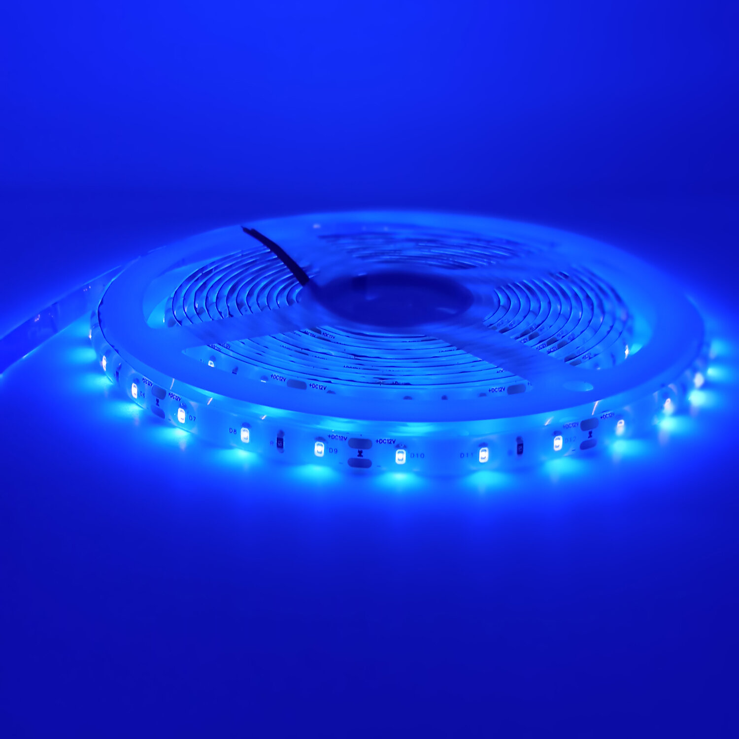 Светодиодная лента Ультрафиолет 2835 LUX 4,8 вт 12v 60 led IP65 4м