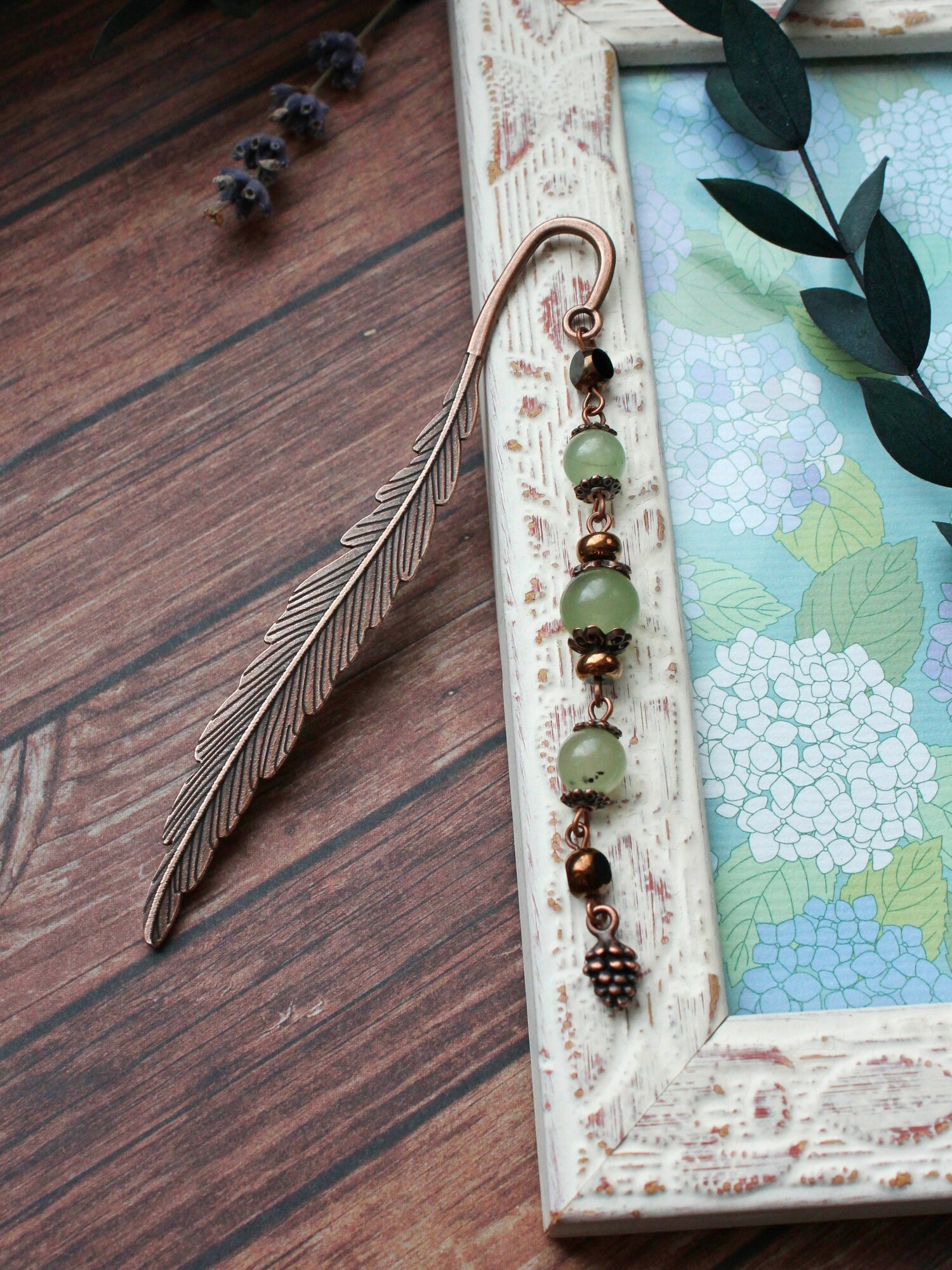 Закладка-перо "Лесная тропа" медная с кварцем, для книги ежедневника дневника, натуральные минералы, готовый подарок