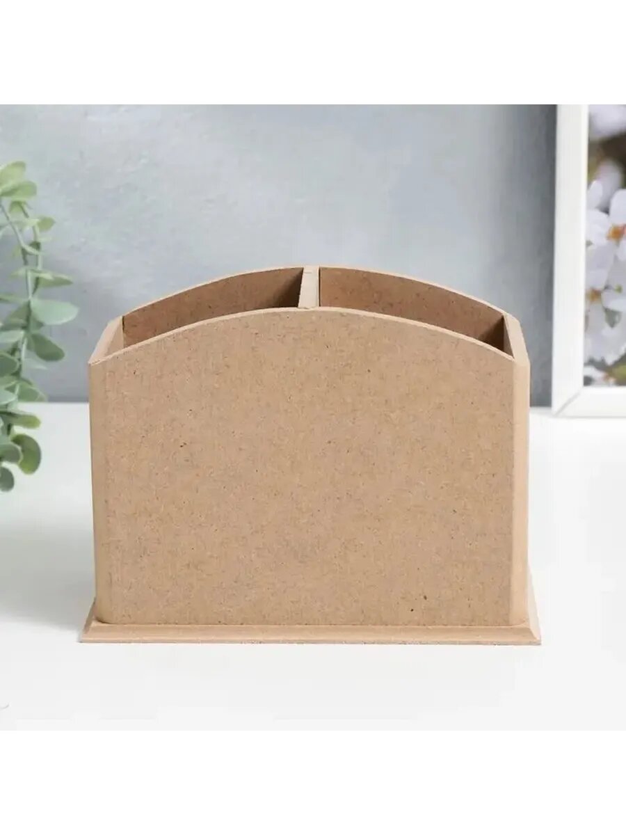 Стильная фигурная карандашница для творчества