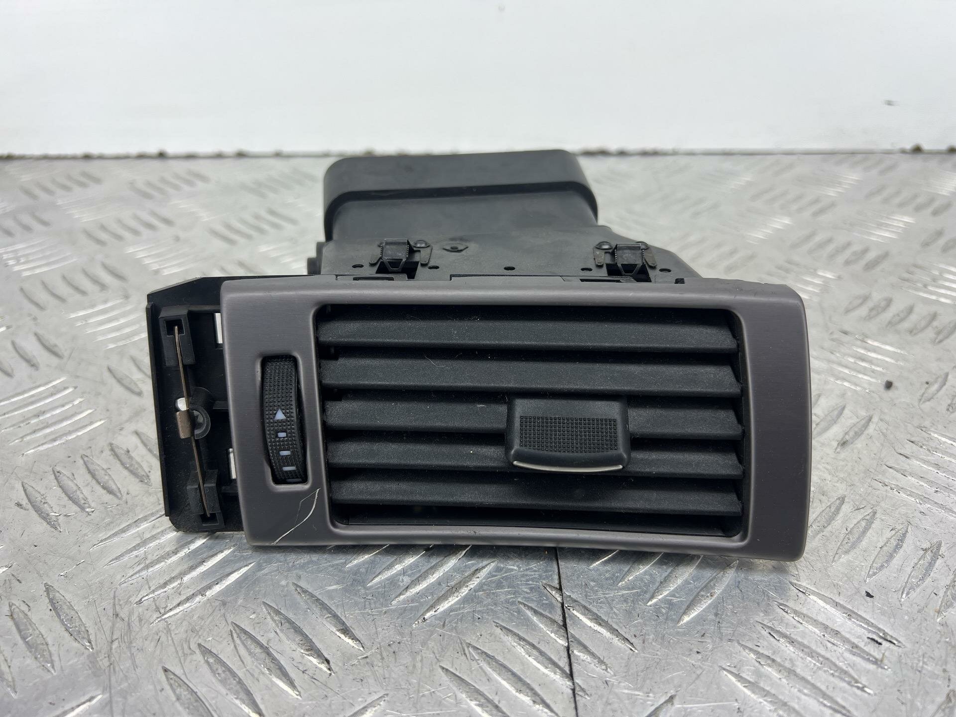 Дефлектор обдува салона Audi A6 C5 рест. (2001 - 2005) 4B1820902