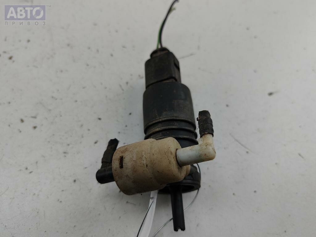 Насос (моторчик) омывателя стекла Volkswagen Passat B5+ (GP)