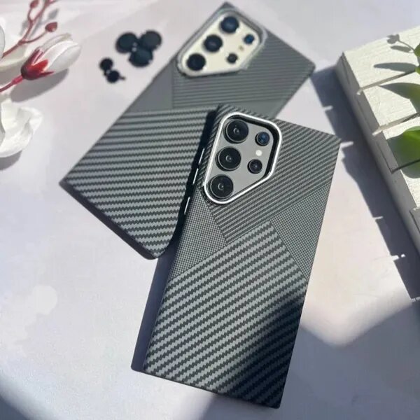 Чехол для Samsung S25 Ultra с MagSafe Luxo из ударопрочного пластика под карбон черный