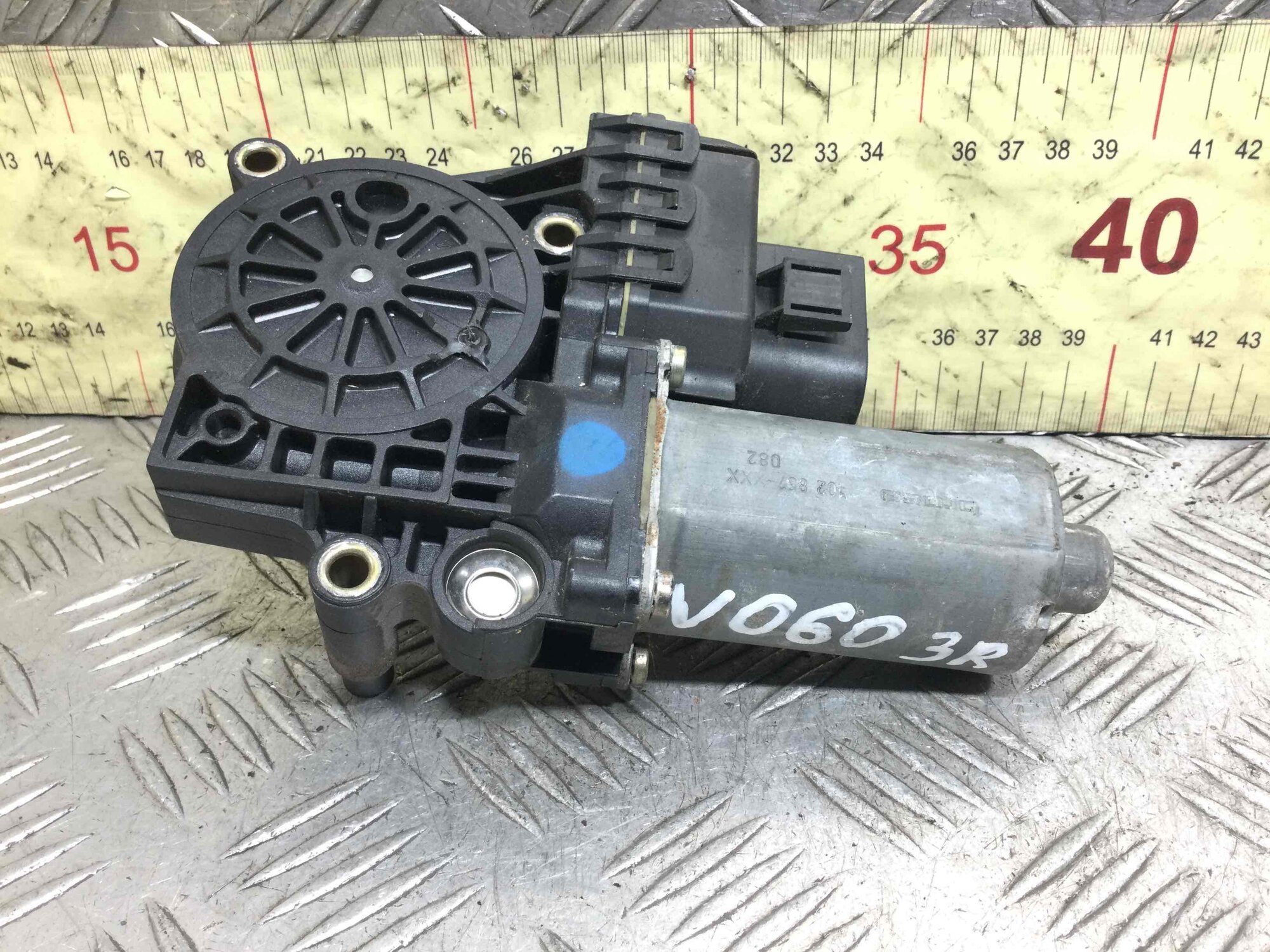 Б/У Моторчик стеклоподъемника задний правый Audi A6 C5/4B (1997-2004) 2002 г.