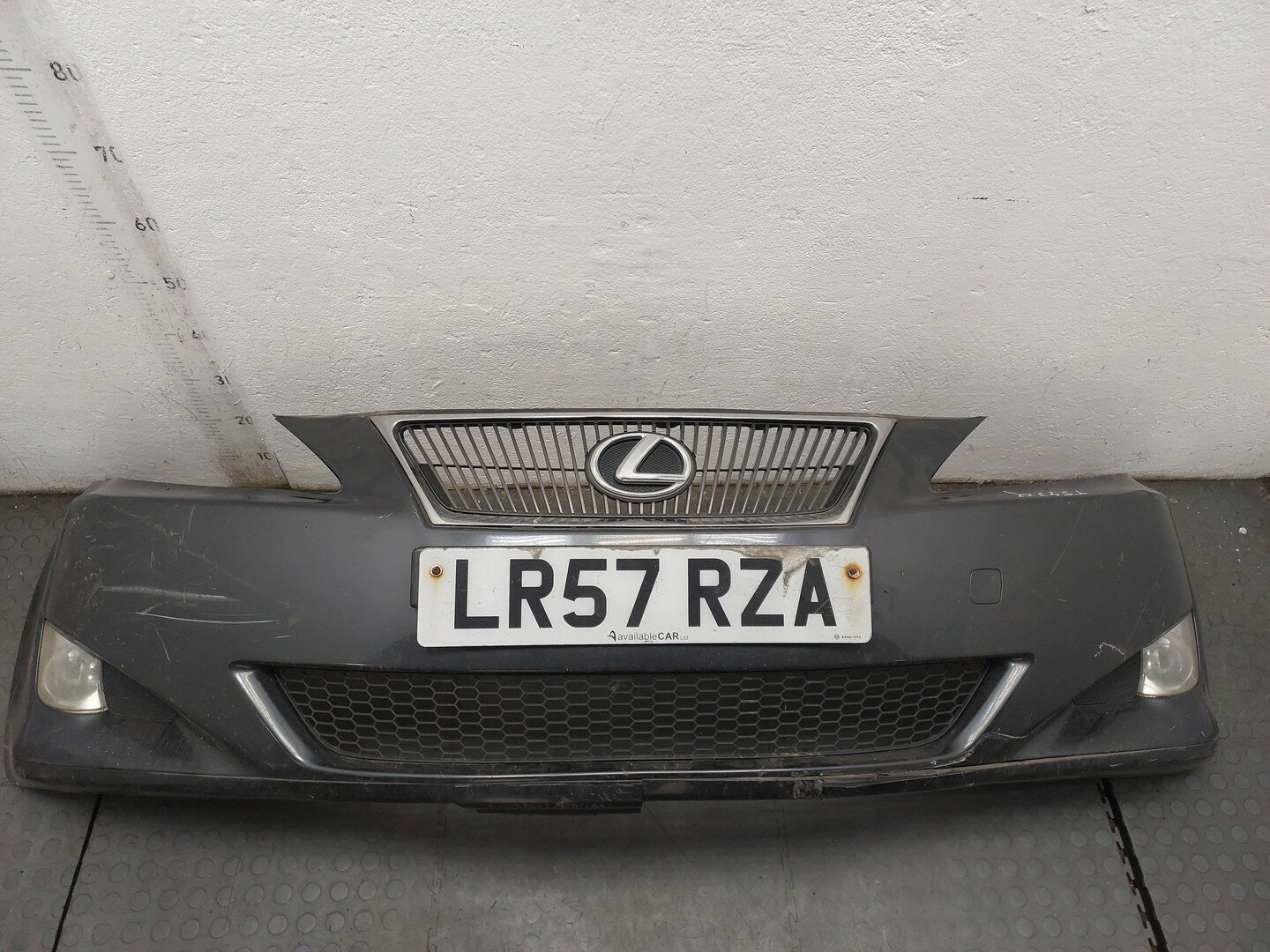 Бампер передний Lexus IS Б/У