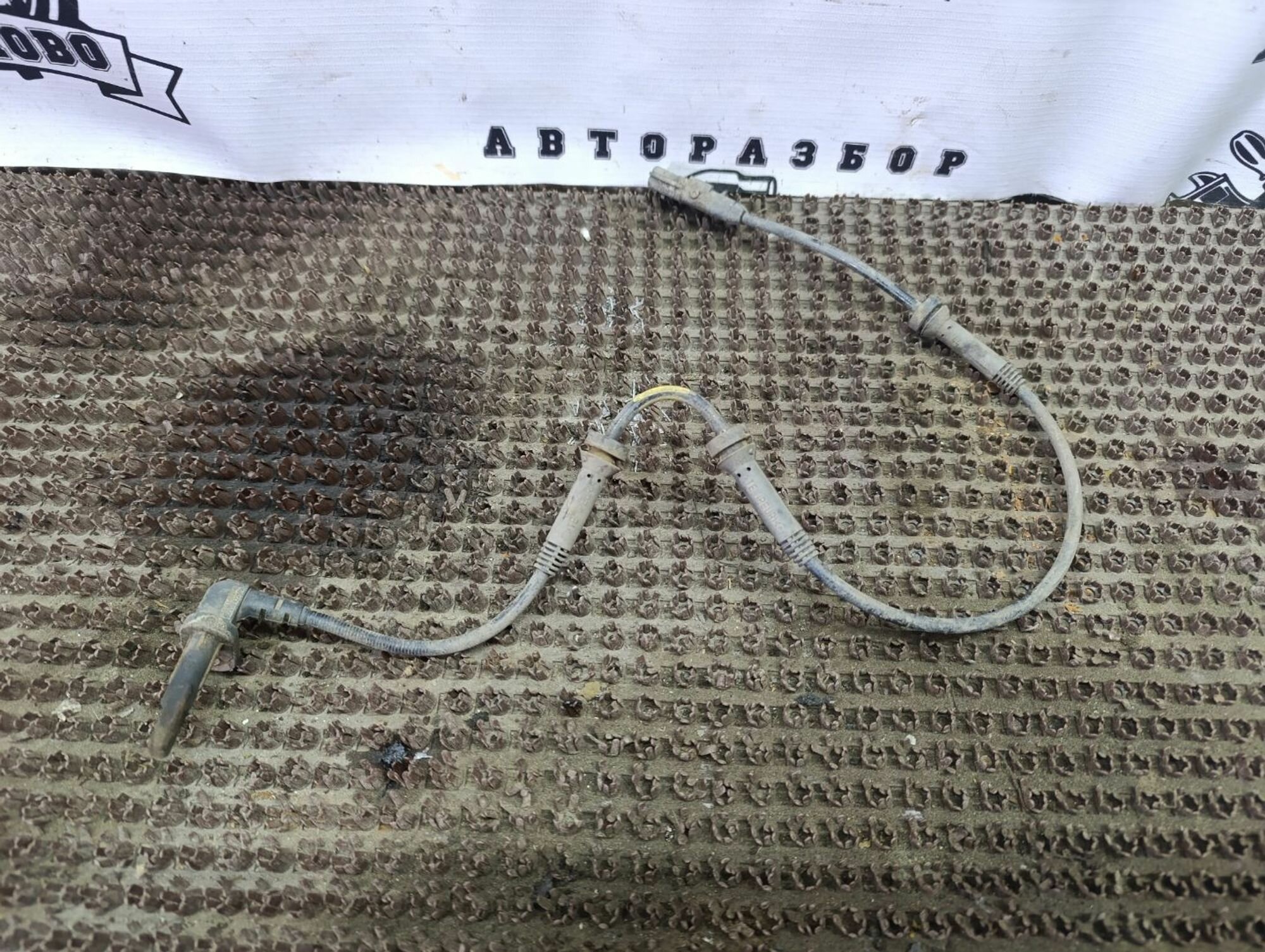 Датчик ABS передний правый Renault Logan, II (2. с пробегом