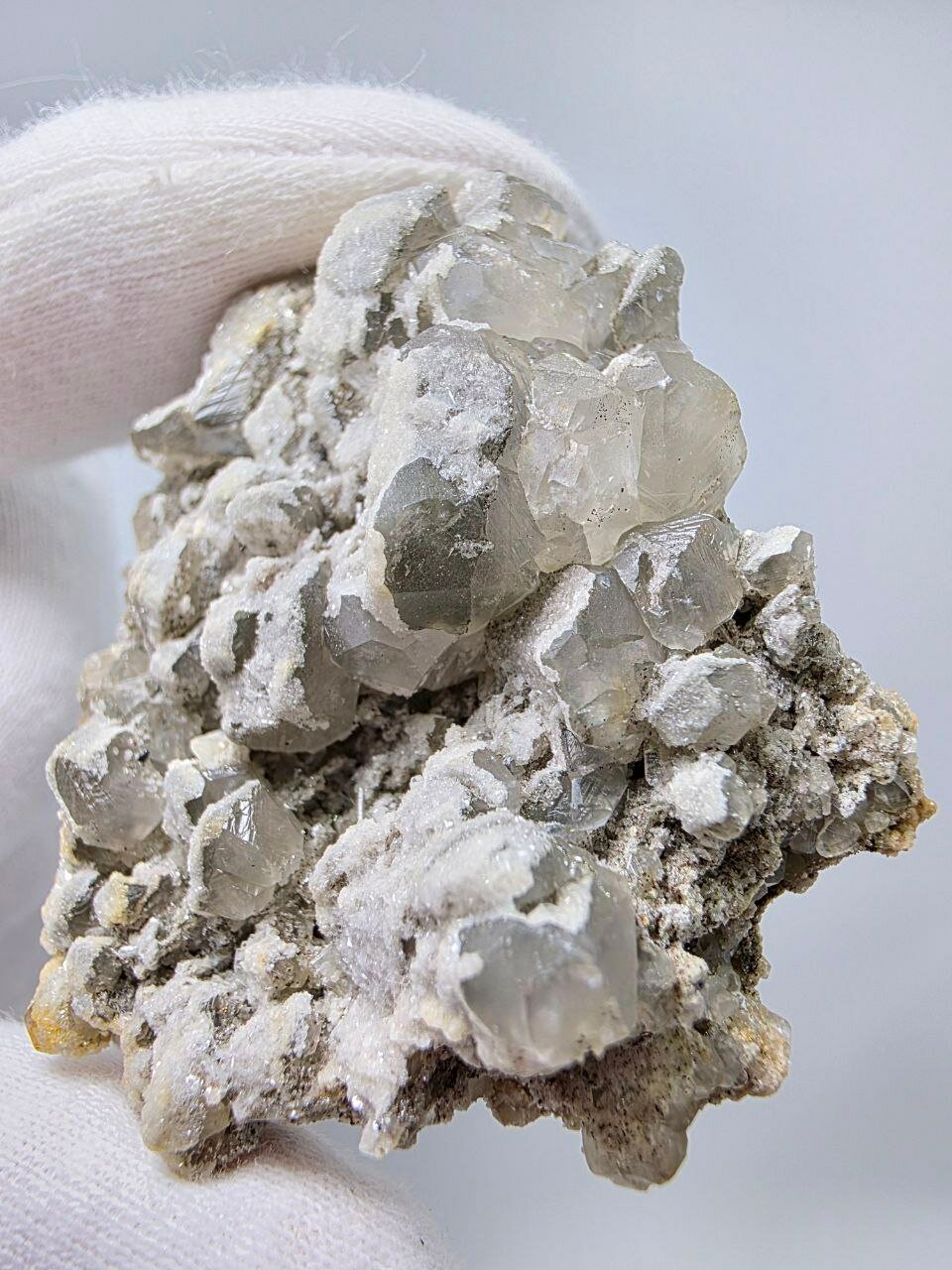 Кальцит с пиритом, 52 мм 25 г.