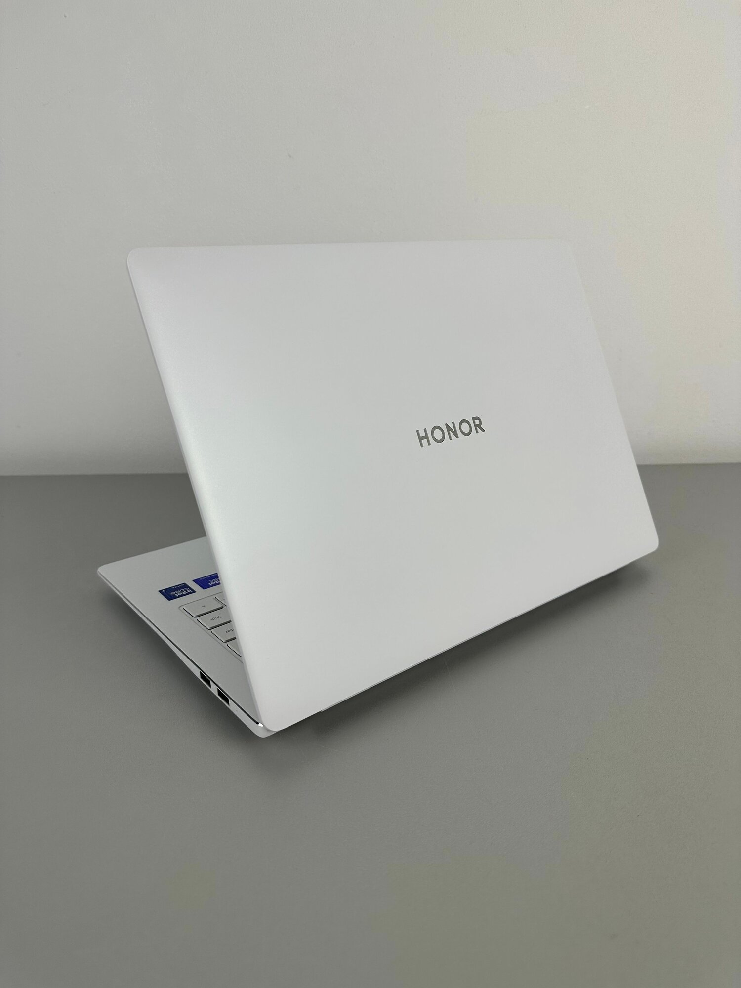 Ноутбук Honor MagicBook Pro 14 / Ultra 5 225H, 32GB, 1TB, Белый, Сенсорный