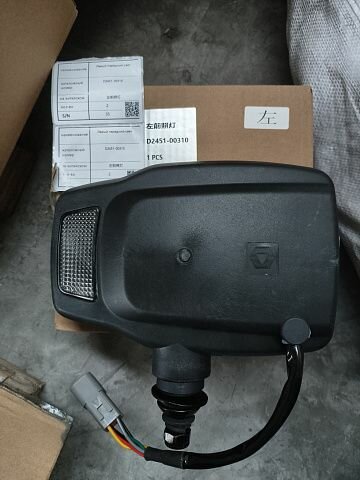 Фара передняя левая D2451-00310/D2401-07003