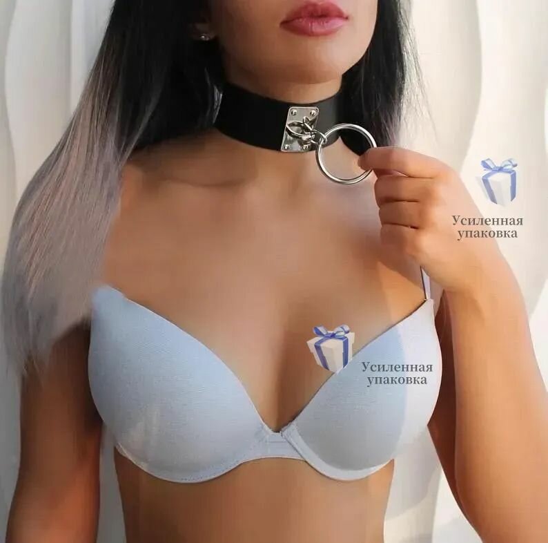 Чокер - ошейник с металлическим кольцом для шеи