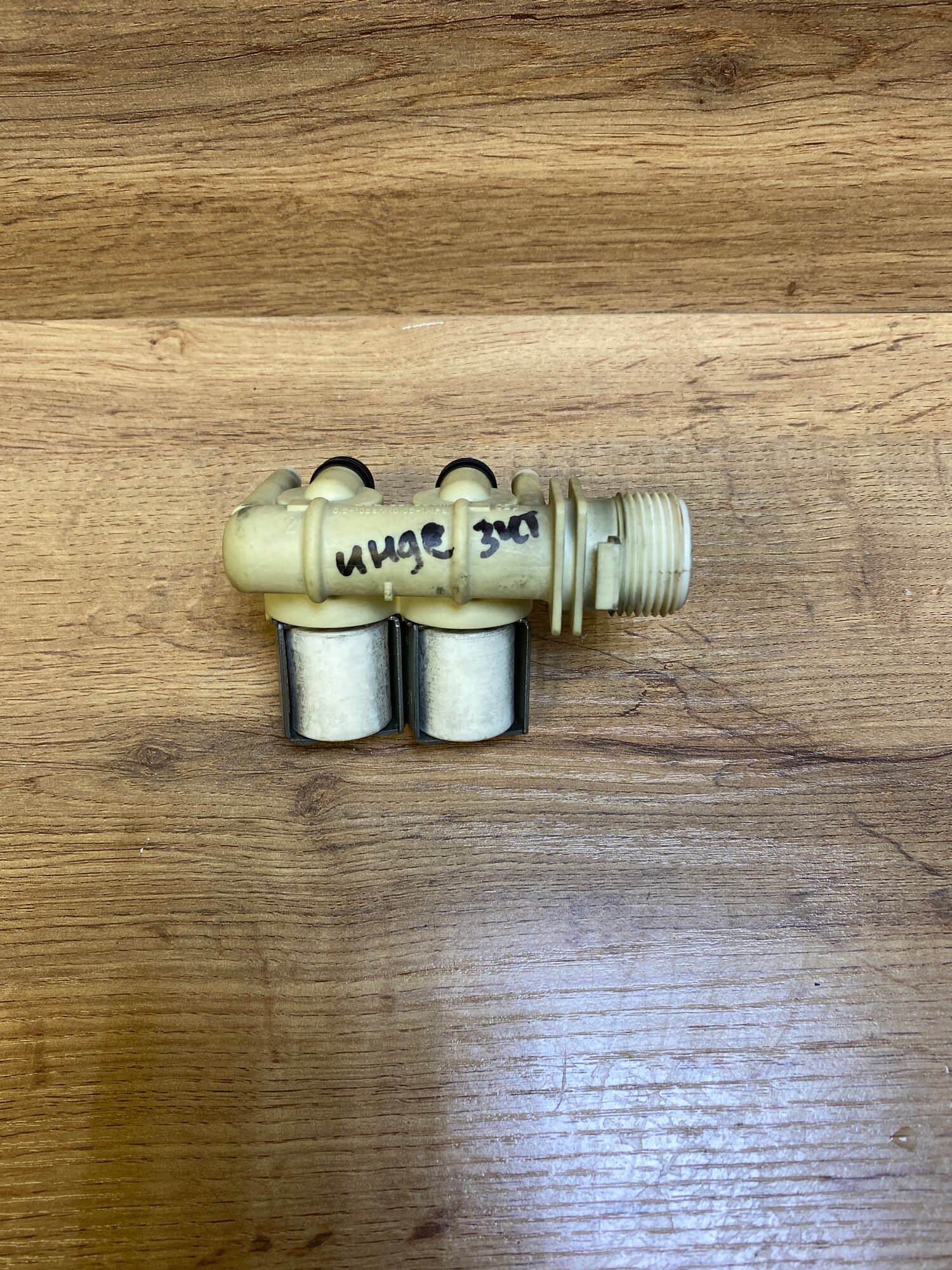 Клапан подачи воды для стиральной машины Indesit WISL102, оригинал, б/у