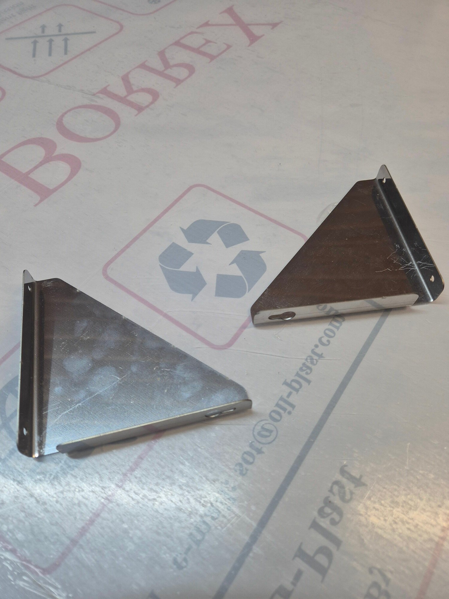 Уголок для полки , кронштейн без рисунка модель 216