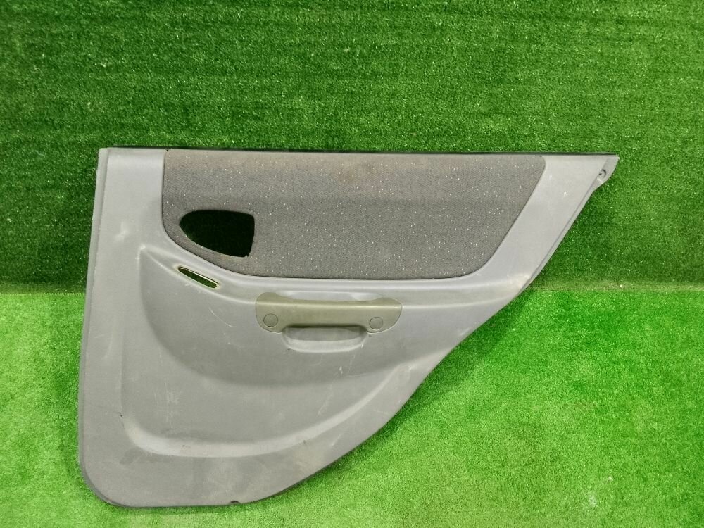 Обшивка задней правой двери Hyundai Accent II Б/У с пробегом