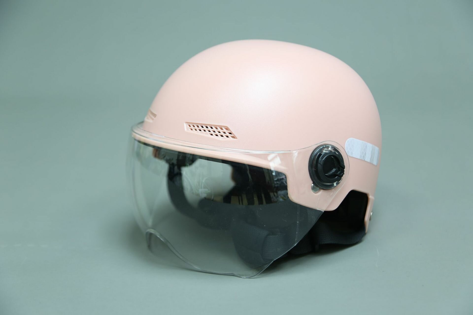 Шлем для взрослых по национальному стандарту, сертифицированный 3C, универсальный для четырех сезонов для мотоциклов, электромотоциклов, электровелосипедов (розовый, свободный размер) от производителя