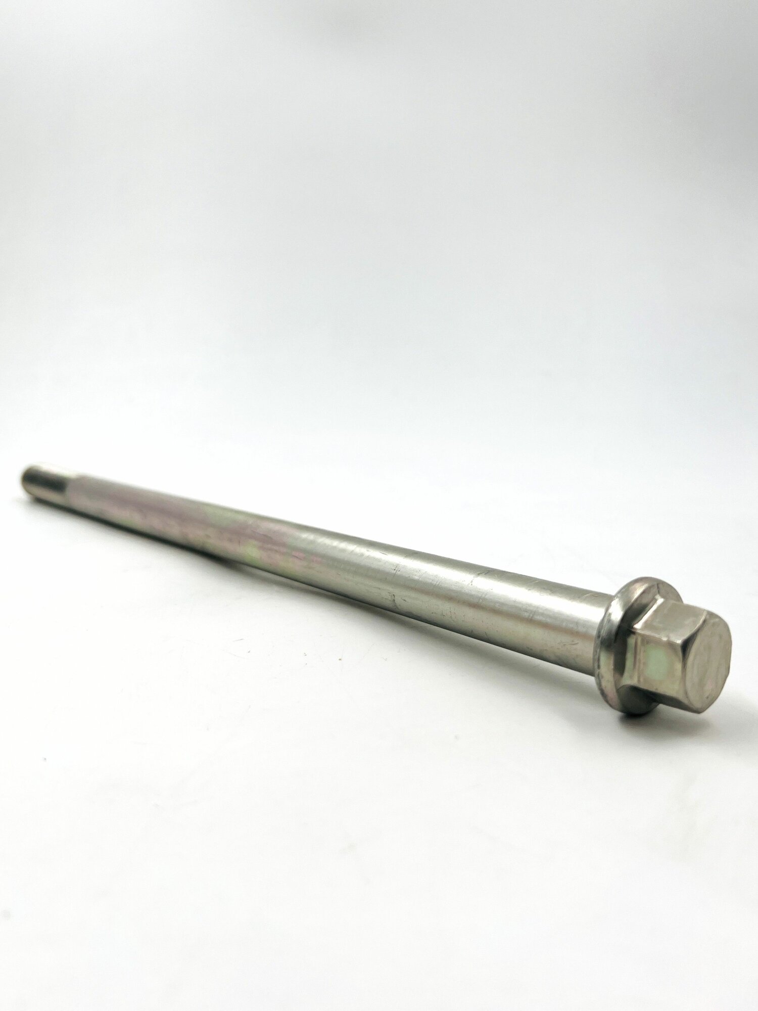 Ось нижнего рычага М18х347 ВАЗ 21214, 2123 Нива Шевроле