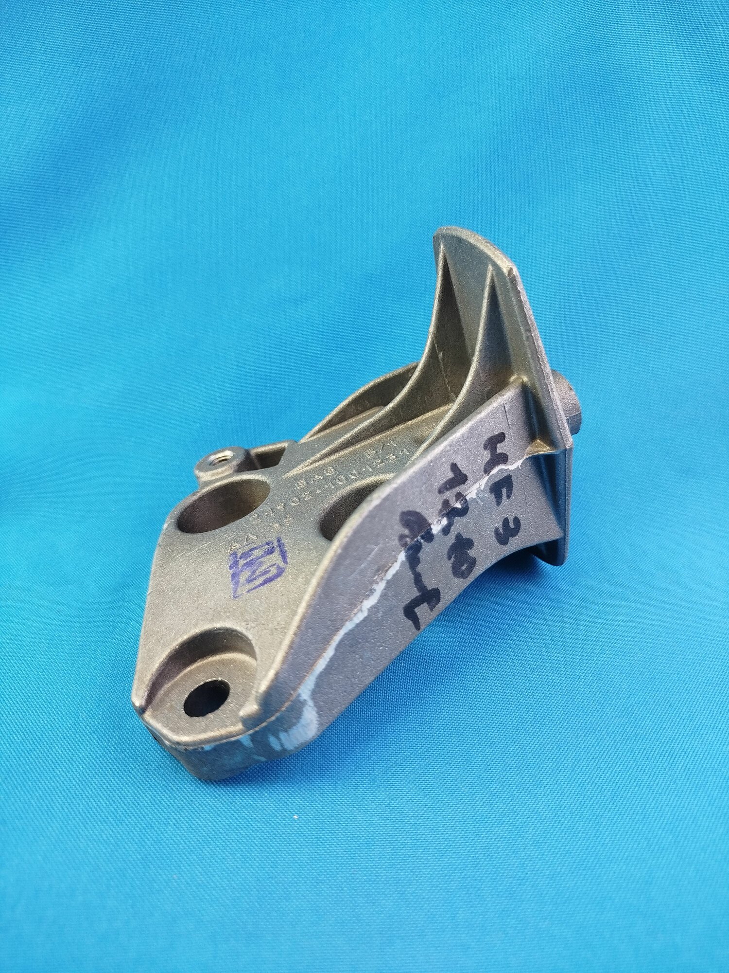 Кронштейн опоры двигателя "ВАЗ"для а/м Гранта, Калина 2 левой АКПП (21902-1001231)