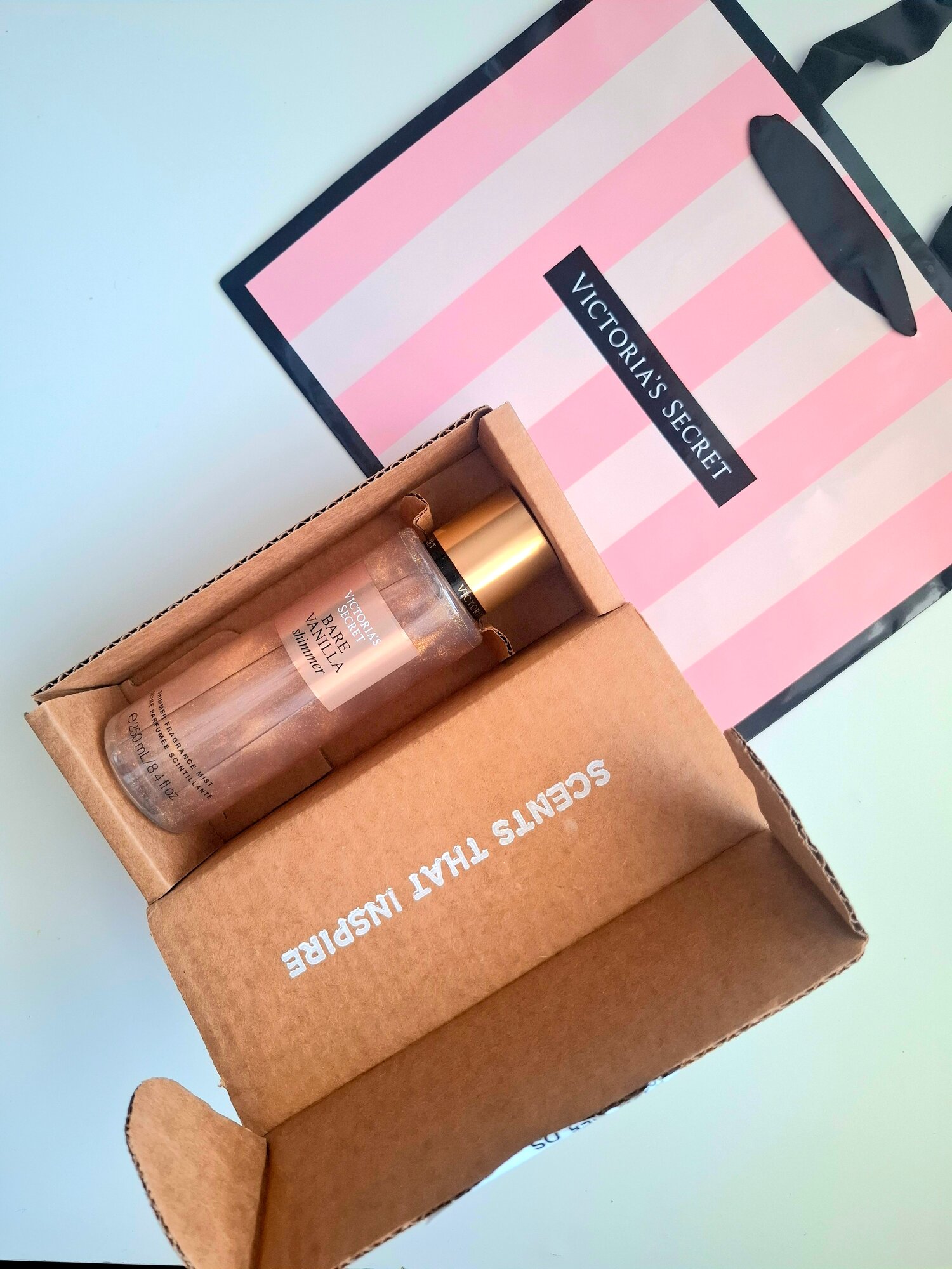 Парфюмированный мист для тела Victoria's Secret Bare Vanilla shimmer, гурманский аромат, 250мл