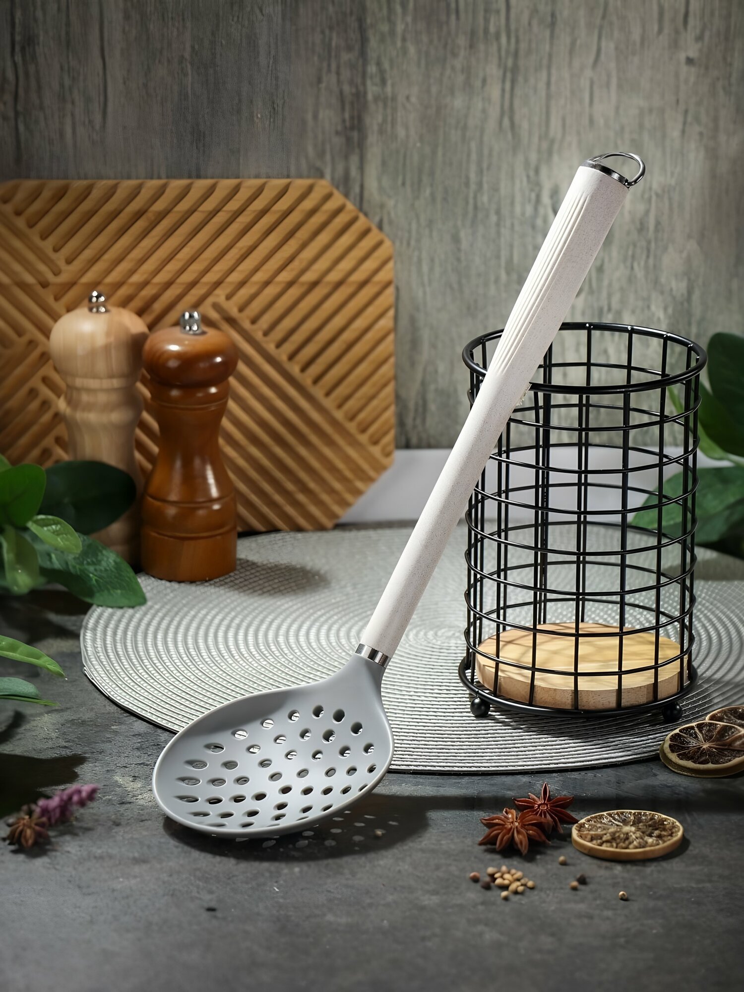Шумовка нейлоновая Daniks Alpika S-DC12-KT1184H-05, перфорированная, серая, для антипригарного покрытия, кухонная навеска
