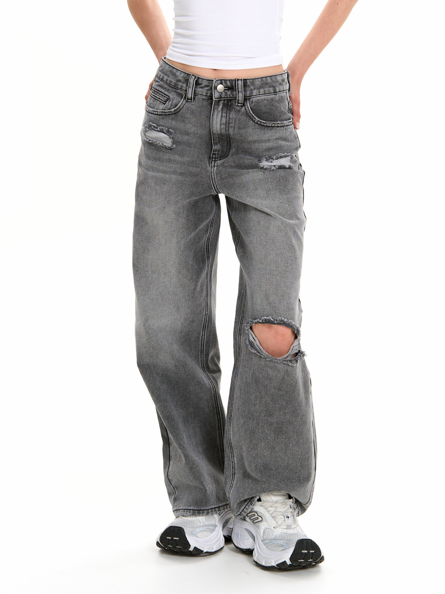 Джинсы трубы 2026 