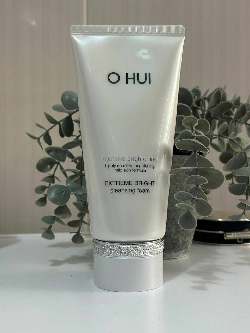 Пенка для умывания осветляющая с ниацинамидом корейская O HUI extreme white bright cleansing foam 160ml