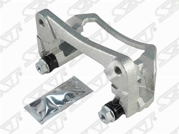 Скоба суппорта RR SAT ST-47721-60031 TOYOTA LAND CRUISER 100 98-