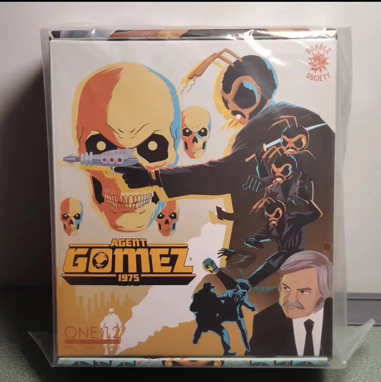 Меzco Ant-Man Agent Gomez 1975 Gold Label фигурка
