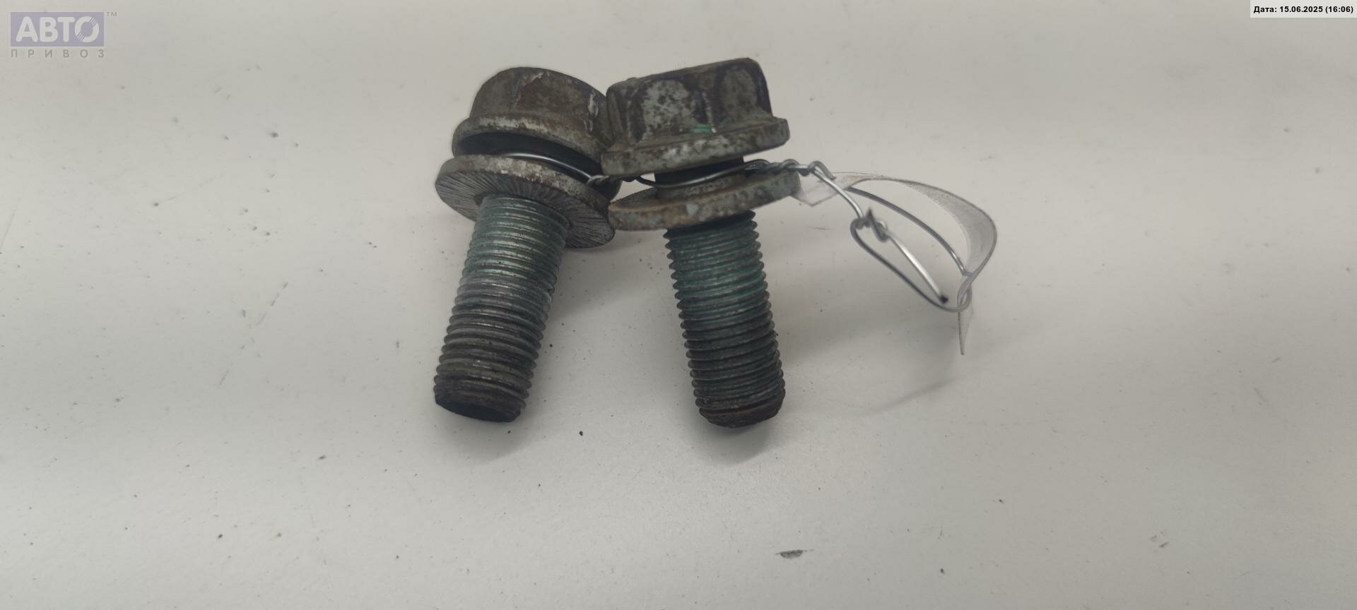 Болт крепления Audi A4 B6 (2001-2004)