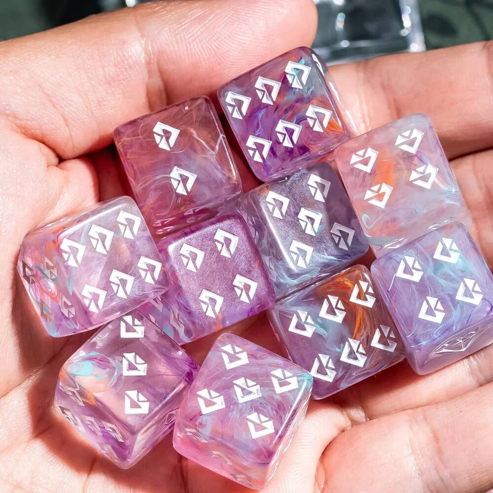 7 шт, белые черепа D6 кубики, полирезин