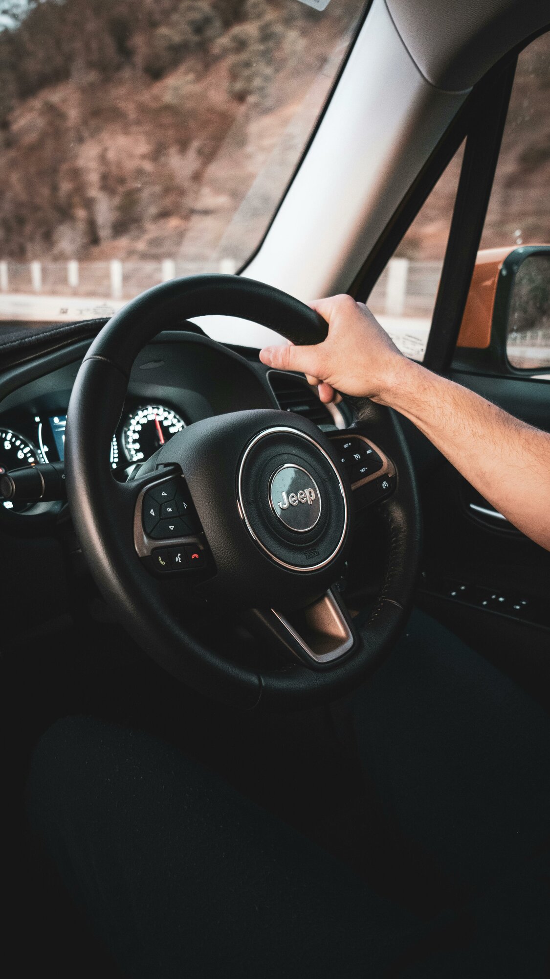 Картина на холсте 60x110 LinxOne "Автомобиль, интерьер для дома / декор на стену / дизайн