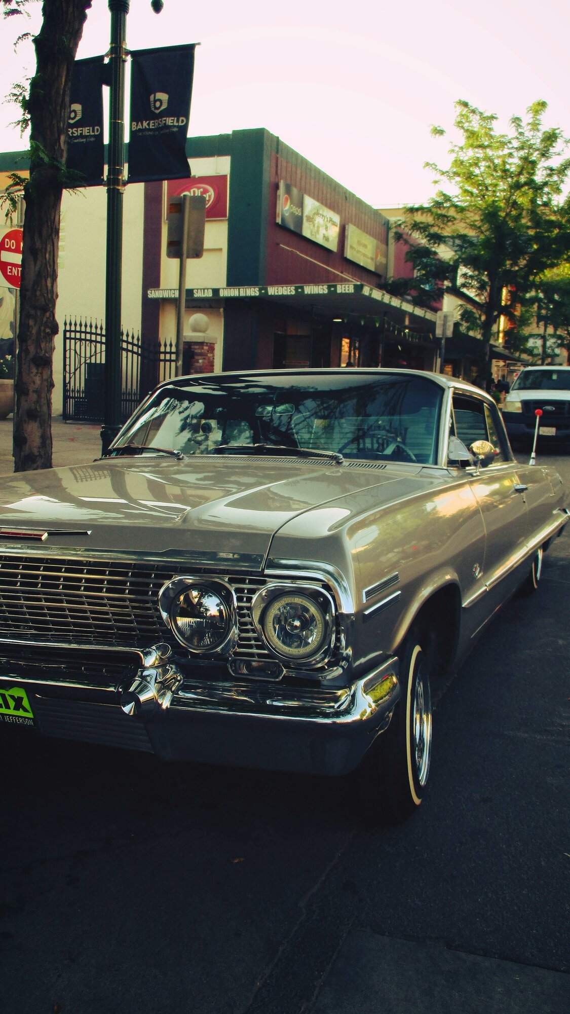 Картина на холсте 60x110 LinxOne "Автомобиль, интерьер для дома / декор на стену / дизайн