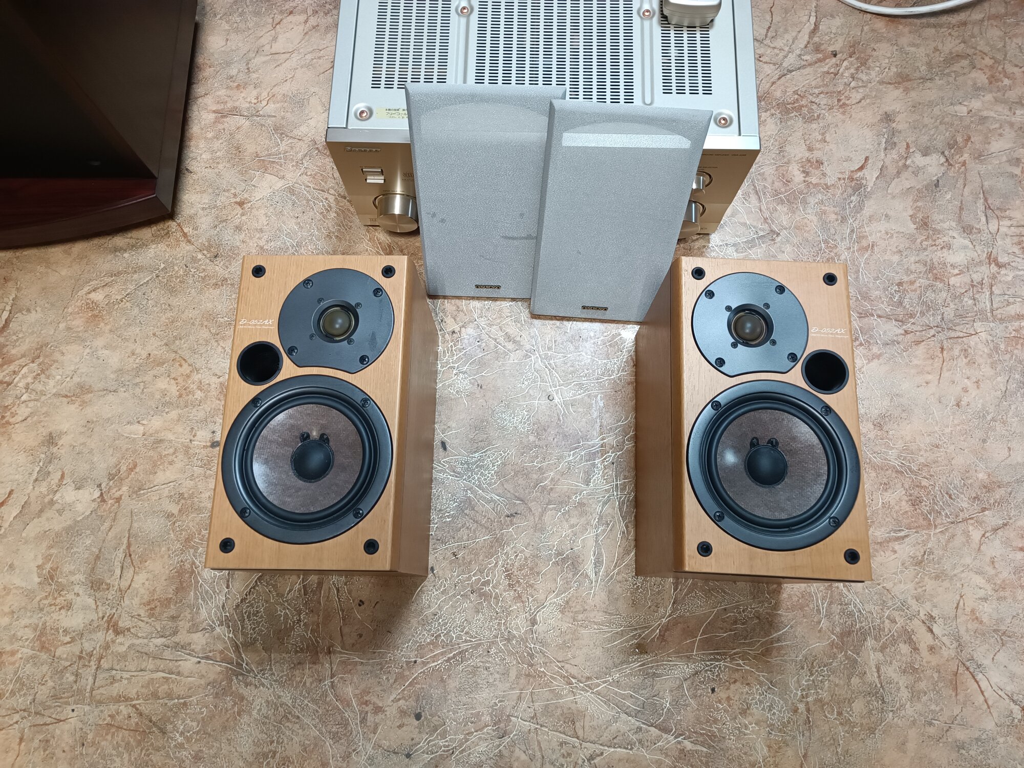 полочная акустика Onkyo d-52 ax