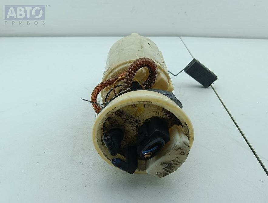 Насос топливный Volkswagen Golf-4